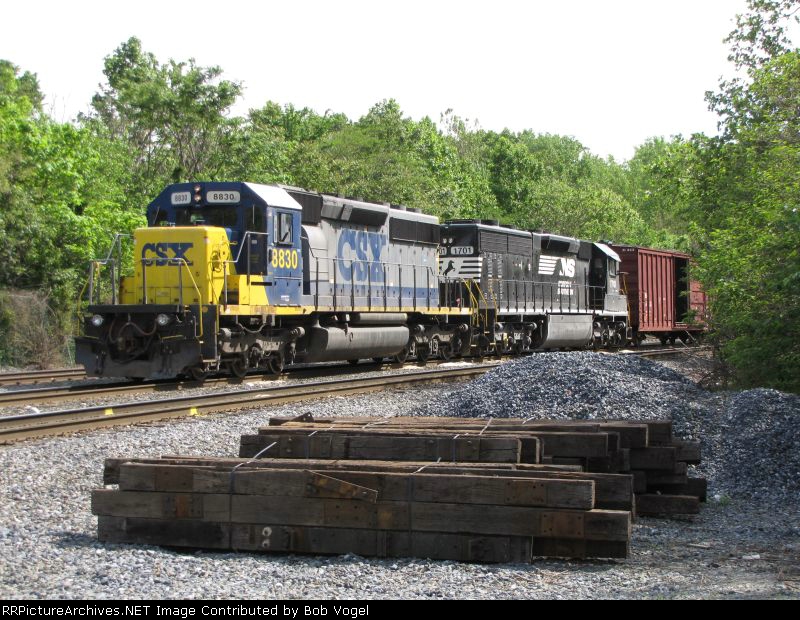 CSX 8830 and NS 1701